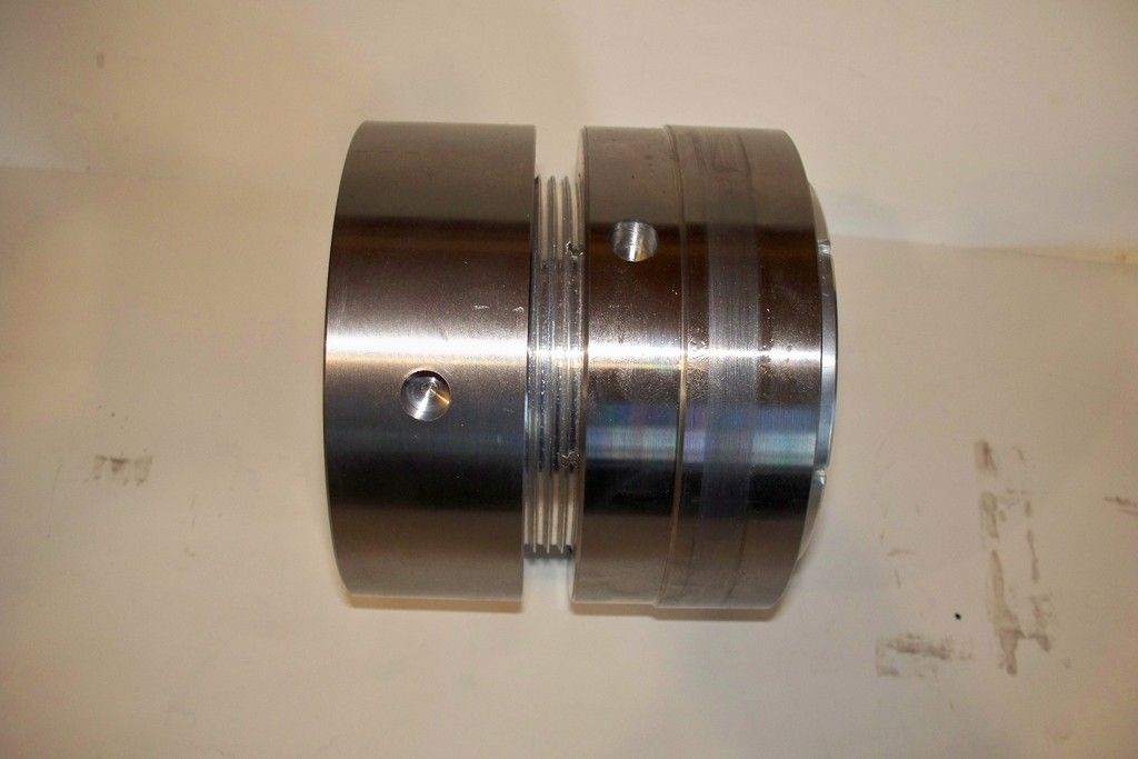 Taper lock running collar for steady rest